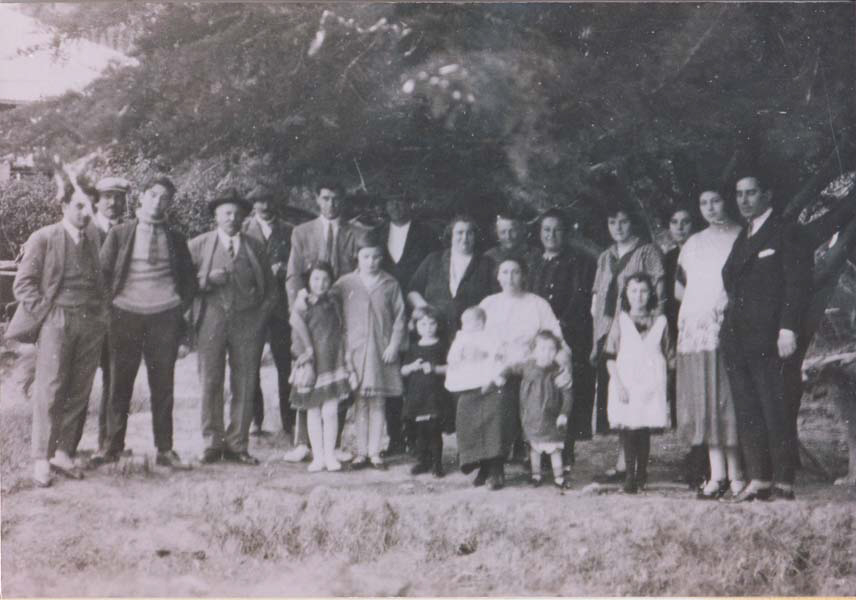 De Behr Family group in the country – Patagonia Mosaic Photographic ...